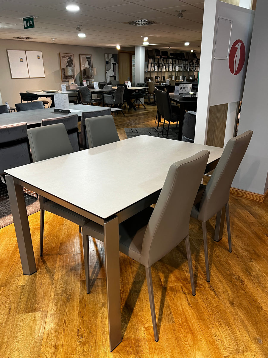 Calligaris Duca Table + 4x Aida Chairs – Andersons of Inverurie