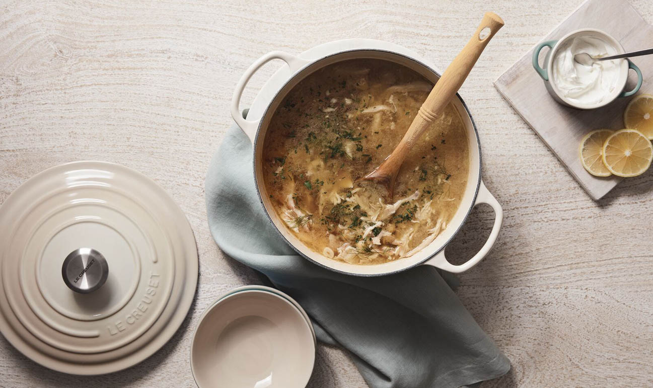 Le Creuset Cast Iron Round Casserole Meringue 28cm l6.7 – Andersons of ...