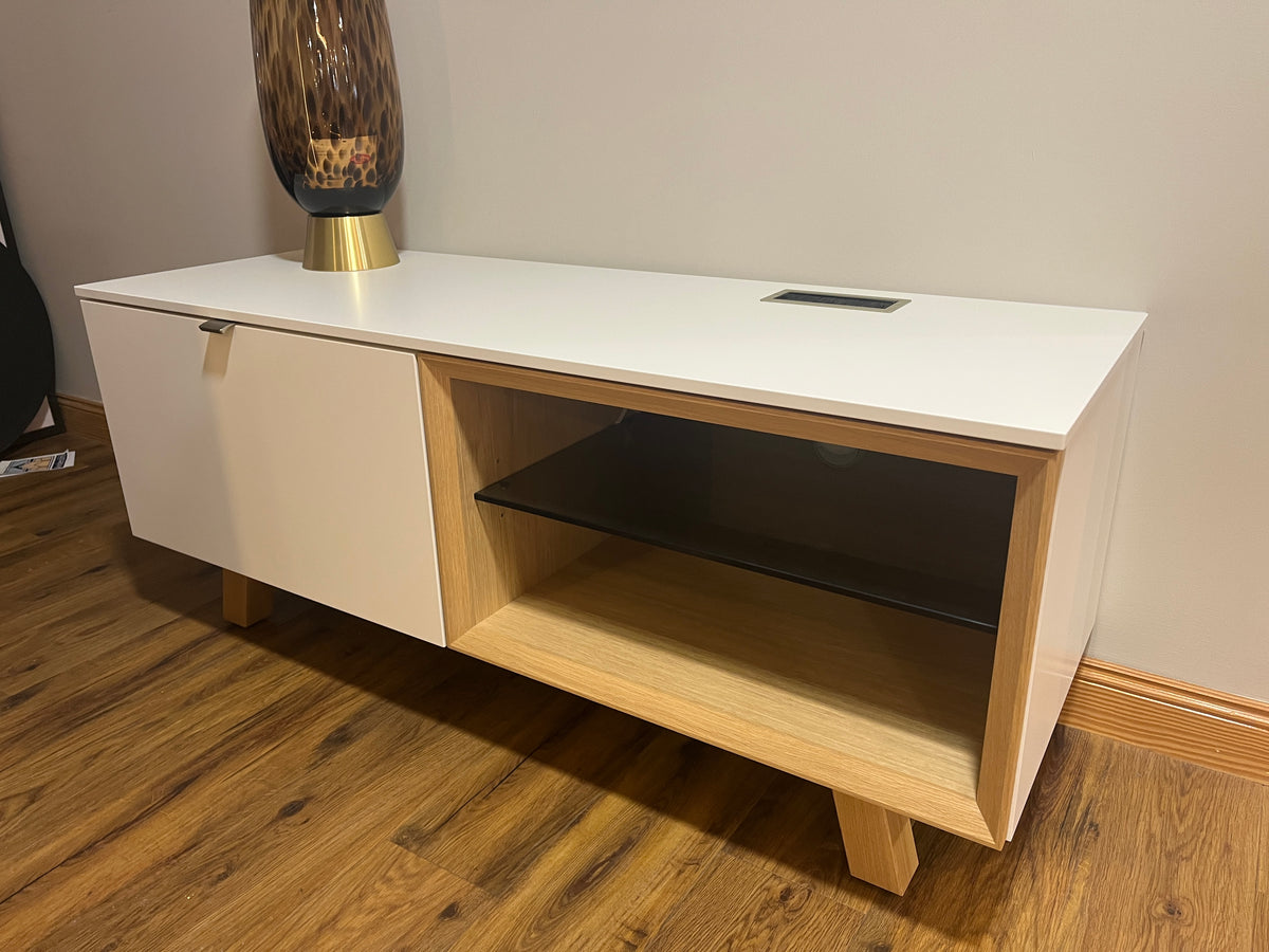 Venjakob Andiamo 120cm Lowboard – Andersons of Inverurie