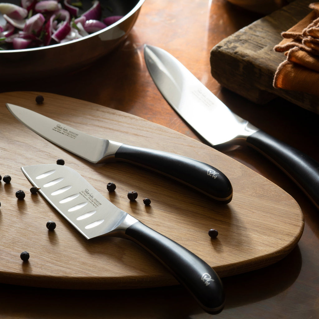 Robert Welch Oak Classic Chopping Board 30cm – Andersons of Inverurie